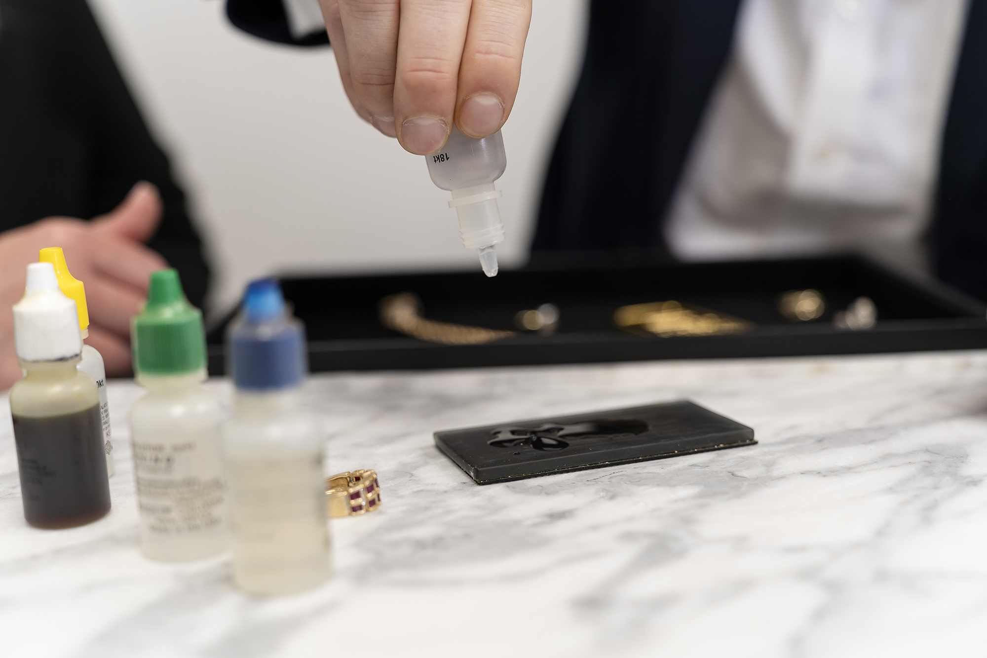 How Do I Tell If My Gold Is Real? Tests That Work | Alloy